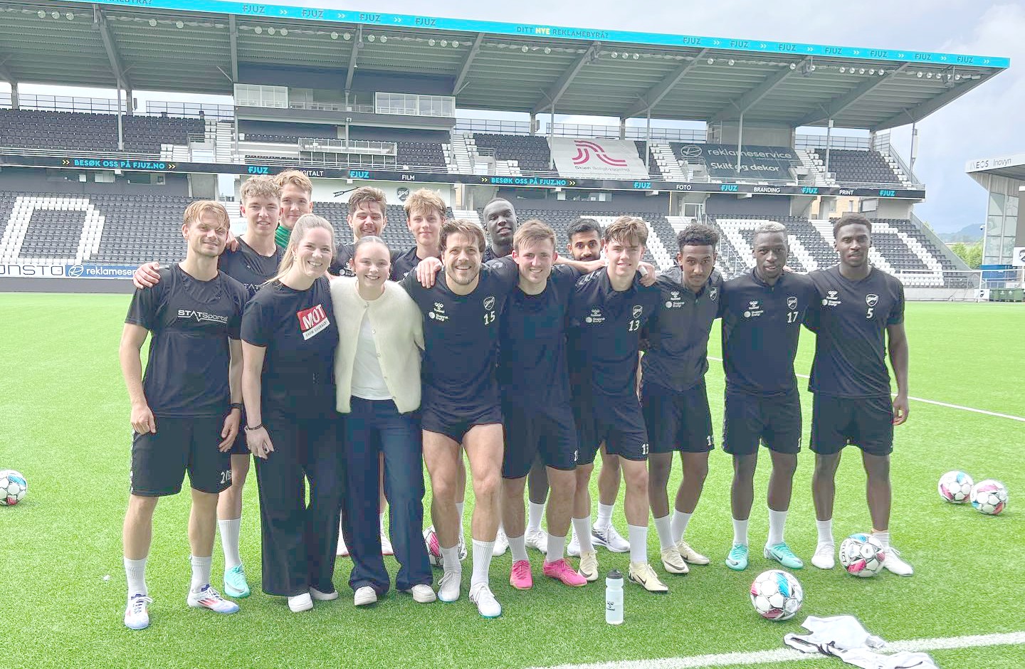 Emma Hellum Gundersen får sin drømmedag med Odd-gutta på Skagerak Arena